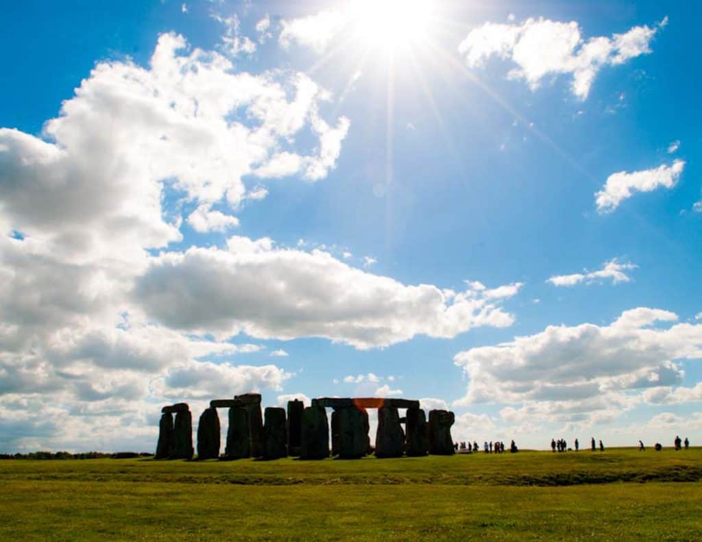 Discover the Best Day Trips From London by Train, Car or Bus